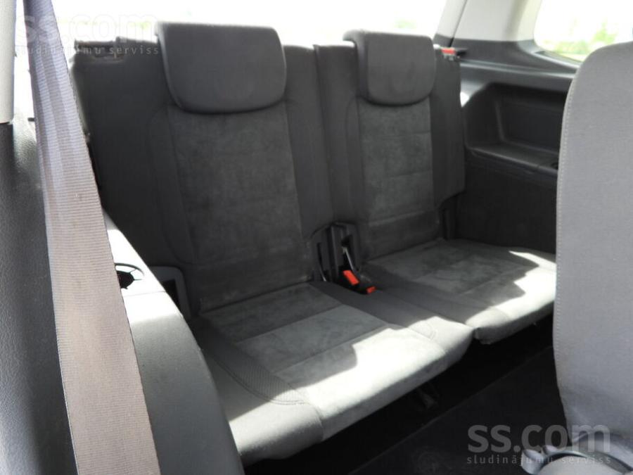 Volkswagen Touran 2012 Rīga, ar dzinēja tilpumu 1.60 L un nobraukumu 367 tūkst. km par 5990 €, foto 18 vietnē AUTOMOTO.COM.LV