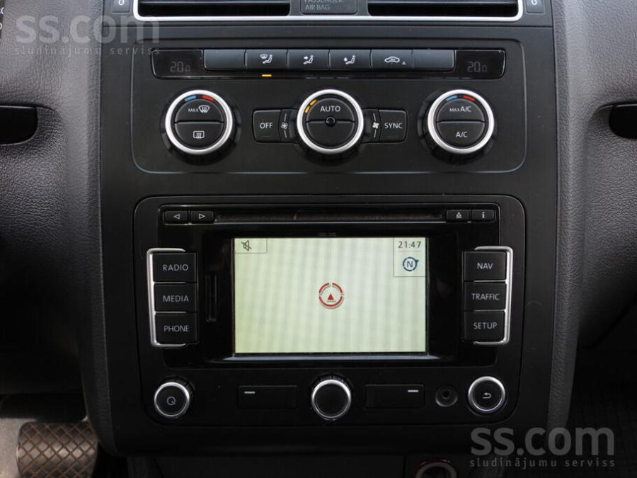 Volkswagen Touran 2012 Rīga, ar dzinēja tilpumu 1.60 L un nobraukumu 367 tūkst. km par 5990 €, foto 20 vietnē AUTOMOTO.COM.LV