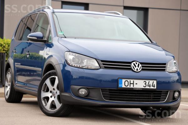 Volkswagen Touran 2012 in Tukums, with an engine capacity of 2.00 L and mileage of 296 thousand km for 8900 €, photo 1 on AUTOMOTO.COM.LV