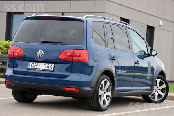 Volkswagen Touran 2012 Tukums, ar dzinēja tilpumu 2.00 L un nobraukumu 296 tūkst. km par 8900 €, foto 4 vietnē AUTOMOTO.COM.LV