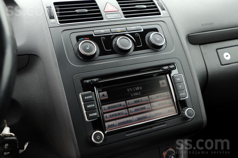 Volkswagen Touran 2012 Tukums, ar dzinēja tilpumu 2.00 L un nobraukumu 296 tūkst. km par 8900 €, foto 11 vietnē AUTOMOTO.COM.LV