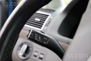 Volkswagen Touran 2012 Tukums, ar dzinēja tilpumu 2.00 L un nobraukumu 296 tūkst. km par 8900 €, foto 13 vietnē AUTOMOTO.COM.LV