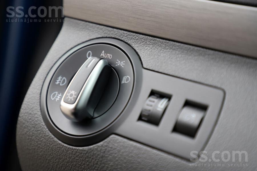 Volkswagen Touran 2012 Tukums, ar dzinēja tilpumu 2.00 L un nobraukumu 296 tūkst. km par 8900 €, foto 15 vietnē AUTOMOTO.COM.LV
