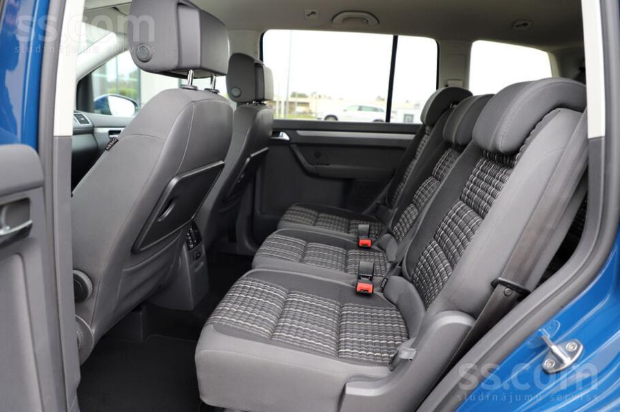 Volkswagen Touran 2012 Tukums, ar dzinēja tilpumu 2.00 L un nobraukumu 296 tūkst. km par 8900 €, foto 20 vietnē AUTOMOTO.COM.LV