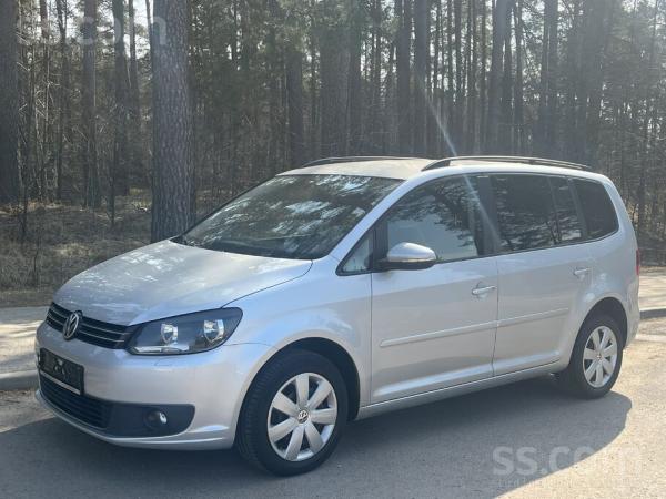 Volkswagen Touran 2012 in Valmiera, with an engine capacity of 1.60 L and mileage of 0 thousand km for 6900 €, photo 4 on AUTOMOTO.COM.LV