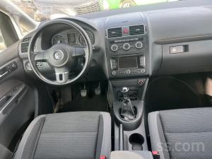 Фольксваген Туран 2012 в Валмиера, объемом двигателя 1.60 л и пробегом 0 тыс. км за 6900 €, фото 8 на AUTOMOTO.COM.LV