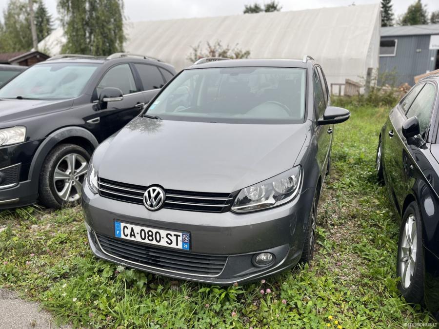 Volkswagen Touran 2012 in Kaunas, with an engine capacity of 2.00 L and mileage of 222 thousand km for 4250 €, photo 1 on AUTOMOTO.COM.LV