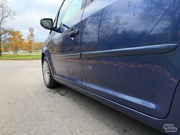 Volkswagen Touran 2012 in Vilnius, with an engine capacity of 1.60 L and mileage of 304 thousand km for 3300 €, photo 8 on AUTOMOTO.COM.LV