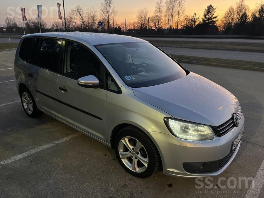 Volkswagen Touran 2013 Rīga, ar dzinēja tilpumu 1.60 L un nobraukumu 299 tūkst. km par 4700 €, foto 1 vietnē AUTOMOTO.COM.LV