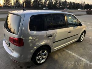 Volkswagen Touran 2013 Rīga, ar dzinēja tilpumu 1.60 L un nobraukumu 299 tūkst. km par 4700 €, foto 4 vietnē AUTOMOTO.COM.LV