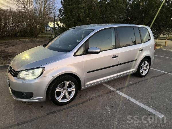 Volkswagen Touran 2013 Rīga, ar dzinēja tilpumu 1.60 L un nobraukumu 299 tūkst. km par 4700 €, foto 6 vietnē AUTOMOTO.COM.LV