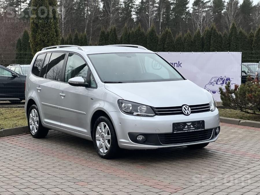 Volkswagen Touran 2013 in Cesis, with an engine capacity of 1.60 L and mileage of 204 thousand km for 6950 €, photo 4 on AUTOMOTO.COM.LV