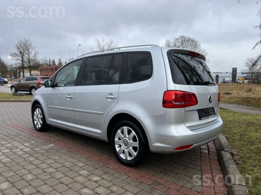 Volkswagen Touran 2013 in Cesis, with an engine capacity of 1.60 L and mileage of 204 thousand km for 6950 €, photo 5 on AUTOMOTO.COM.LV