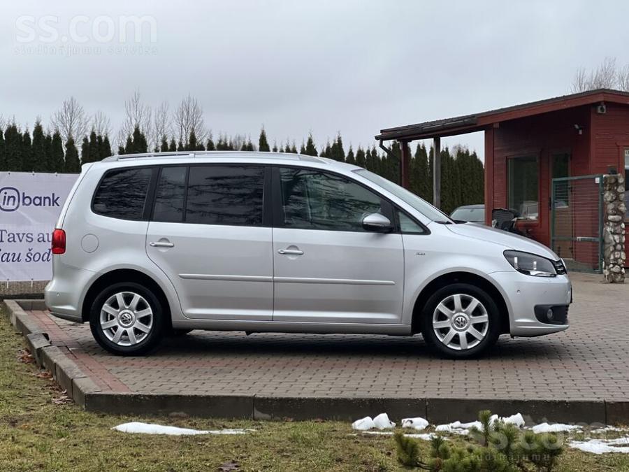 Volkswagen Touran 2013 in Cesis, with an engine capacity of 1.60 L and mileage of 204 thousand km for 6950 €, photo 6 on AUTOMOTO.COM.LV
