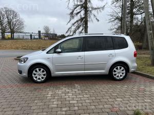 Volkswagen Touran 2013 in Cesis, with an engine capacity of 1.60 L and mileage of 204 thousand km for 6950 €, photo 7 on AUTOMOTO.COM.LV