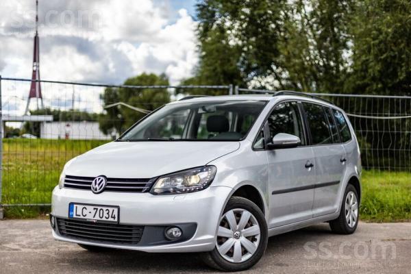Volkswagen Touran 2013 in Riga, with an engine capacity of 2.00 L and mileage of 360 thousand km for 5990 €, photo 1 on AUTOMOTO.COM.LV