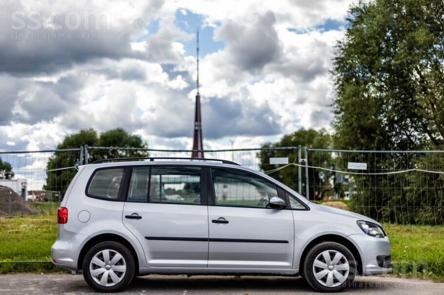 Volkswagen Touran 2013 in Riga, with an engine capacity of 2.00 L and mileage of 360 thousand km for 5990 €, photo 5 on AUTOMOTO.COM.LV