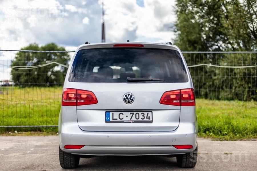Volkswagen Touran 2013 in Riga, with an engine capacity of 2.00 L and mileage of 360 thousand km for 5990 €, photo 8 on AUTOMOTO.COM.LV