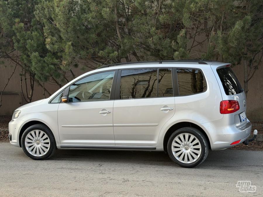 Volkswagen Touran 2013 in Kaunas, with an engine capacity of 1.60 L and mileage of 324 thousand km for 4690 €, photo 1 on AUTOMOTO.COM.LV