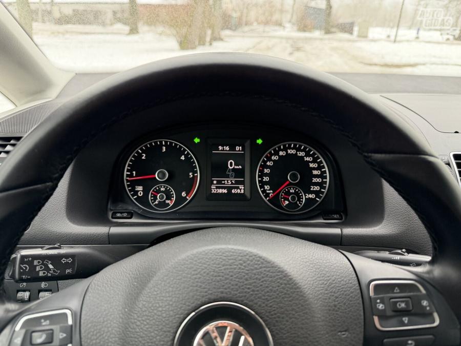 Volkswagen Touran 2013 in Kaunas, with an engine capacity of 1.60 L and mileage of 324 thousand km for 4690 €, photo 15 on AUTOMOTO.COM.LV