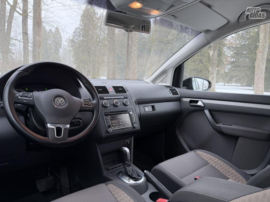 Volkswagen Touran 2013 in Kaunas, with an engine capacity of 1.60 L and mileage of 324 thousand km for 4690 €, photo 17 on AUTOMOTO.COM.LV