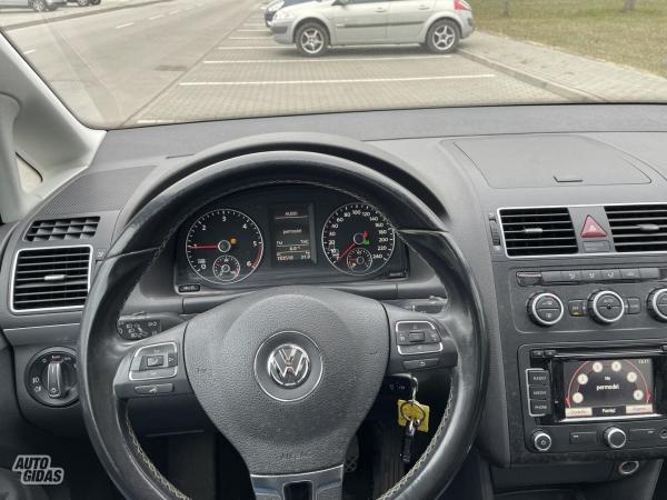 Volkswagen Touran 2013 in Taurage, with an engine capacity of 1.60 L and mileage of 183 thousand km for 5500 €, photo 9 on AUTOMOTO.COM.LV