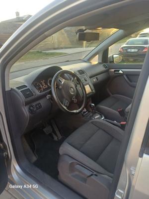 Volkswagen Touran 2013 in Vilnius, with an engine capacity of 1.60 L and mileage of 270 thousand km for 4950 €, photo 8 on AUTOMOTO.COM.LV
