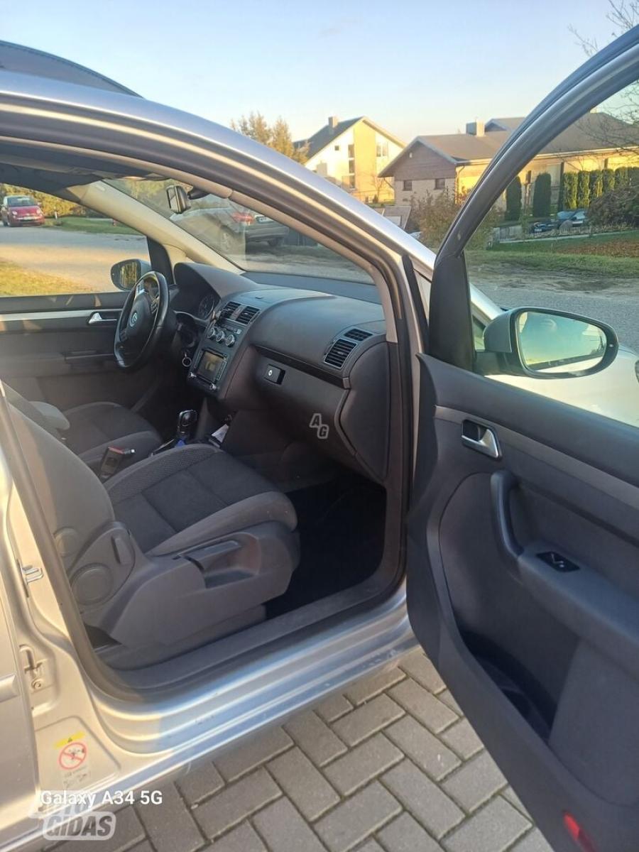 Volkswagen Touran 2013 in Vilnius, with an engine capacity of 1.60 L and mileage of 270 thousand km for 4950 €, photo 9 on AUTOMOTO.COM.LV