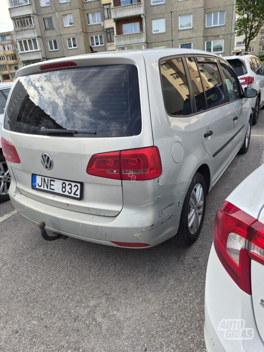 Volkswagen Touran 2013 Kazlų Rūda, ar dzinēja tilpumu 1.60 L un nobraukumu 2000 tūkst. km par 4000 €, foto 5 vietnē AUTOMOTO.COM.LV