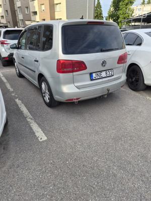 Volkswagen Touran 2013 Kazlų Rūda, ar dzinēja tilpumu 1.60 L un nobraukumu 2000 tūkst. km par 4000 €, foto 6 vietnē AUTOMOTO.COM.LV