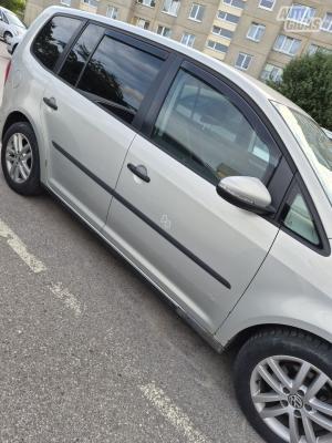 Volkswagen Touran 2013 Kazlų Rūda, ar dzinēja tilpumu 1.60 L un nobraukumu 2000 tūkst. km par 4000 €, foto 8 vietnē AUTOMOTO.COM.LV