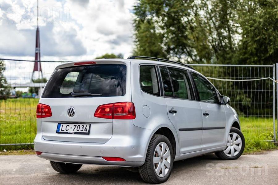 Volkswagen Touran 2013 in Riga, with an engine capacity of 2.00 L and mileage of 360 thousand km for 4990 €, photo 7 on AUTOMOTO.COM.LV