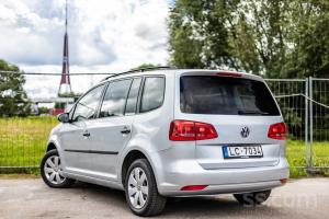 Volkswagen Touran 2013 in Riga, with an engine capacity of 2.00 L and mileage of 360 thousand km for 4990 €, photo 8 on AUTOMOTO.COM.LV