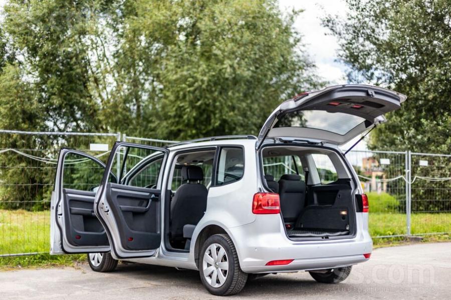Volkswagen Touran 2013 in Riga, with an engine capacity of 2.00 L and mileage of 360 thousand km for 4990 €, photo 10 on AUTOMOTO.COM.LV