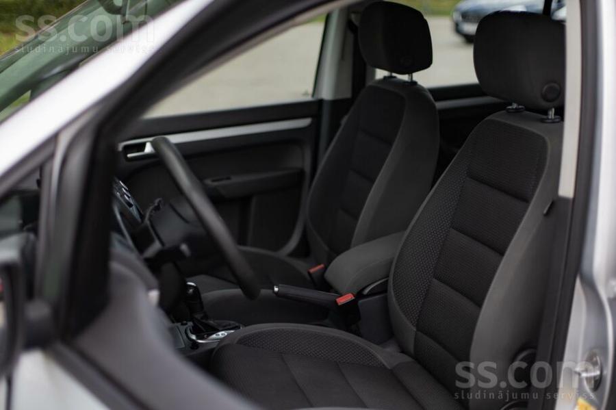 Volkswagen Touran 2013 in Riga, with an engine capacity of 2.00 L and mileage of 360 thousand km for 4990 €, photo 12 on AUTOMOTO.COM.LV