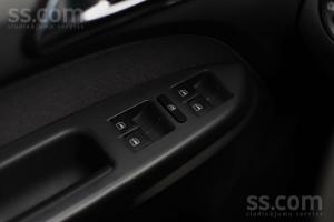 Volkswagen Touran 2013 in Riga, with an engine capacity of 2.00 L and mileage of 360 thousand km for 4990 €, photo 14 on AUTOMOTO.COM.LV