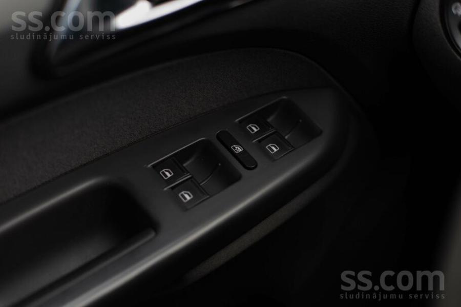 Volkswagen Touran 2013 in Riga, with an engine capacity of 2.00 L and mileage of 360 thousand km for 4990 €, photo 14 on AUTOMOTO.COM.LV