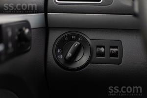 Volkswagen Touran 2013 in Riga, with an engine capacity of 2.00 L and mileage of 360 thousand km for 4990 €, photo 15 on AUTOMOTO.COM.LV