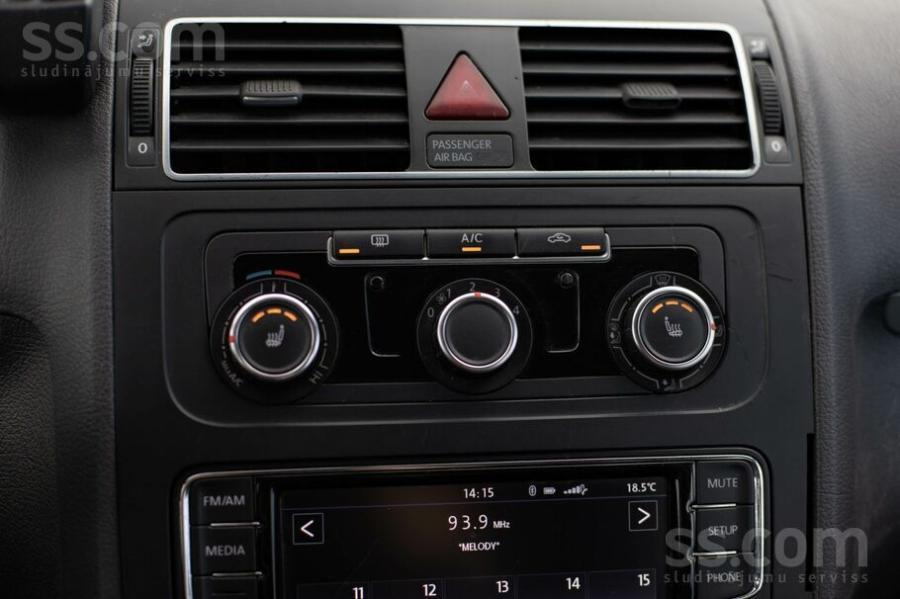 Volkswagen Touran 2013 in Riga, with an engine capacity of 2.00 L and mileage of 360 thousand km for 4990 €, photo 17 on AUTOMOTO.COM.LV