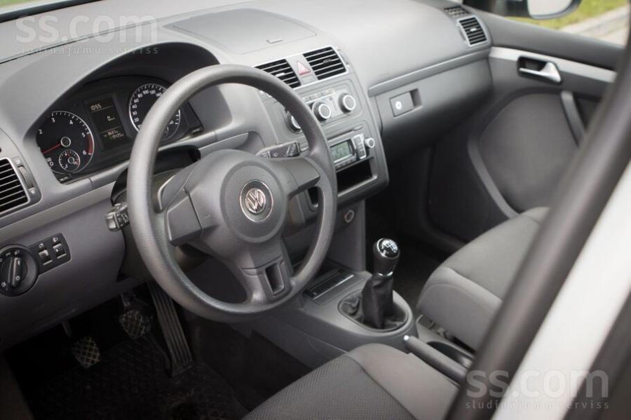 Volkswagen Touran 2013 in Riga, with an engine capacity of 1.60 L and mileage of 119 thousand km for 7490 €, photo 12 on AUTOMOTO.COM.LV
