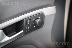 Volkswagen Touran 2013 in Riga, with an engine capacity of 1.60 L and mileage of 119 thousand km for 7490 €, photo 15 on AUTOMOTO.COM.LV