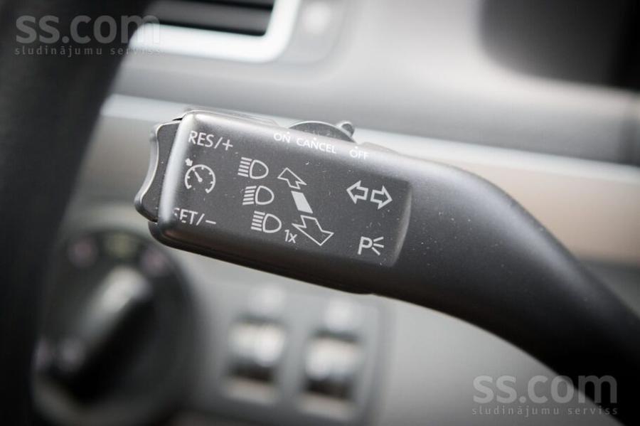 Volkswagen Touran 2013 in Riga, with an engine capacity of 1.60 L and mileage of 119 thousand km for 7490 €, photo 21 on AUTOMOTO.COM.LV