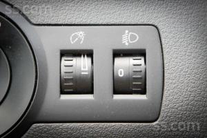 Volkswagen Touran 2013 in Riga, with an engine capacity of 1.60 L and mileage of 119 thousand km for 7490 €, photo 23 on AUTOMOTO.COM.LV