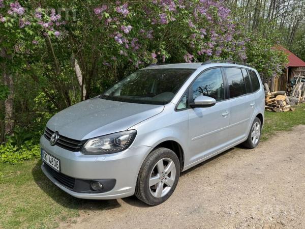 Volkswagen Touran 2013 Rīga, ar dzinēja tilpumu 2.00 L un nobraukumu 319 tūkst. km par 6500 €, foto 1 vietnē AUTOMOTO.COM.LV