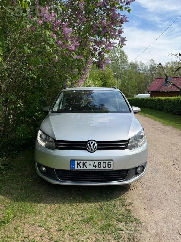 Volkswagen Touran 2013 Rīga, ar dzinēja tilpumu 2.00 L un nobraukumu 319 tūkst. km par 6500 €, foto 3 vietnē AUTOMOTO.COM.LV