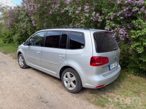 Volkswagen Touran 2013 Rīga, ar dzinēja tilpumu 2.00 L un nobraukumu 319 tūkst. km par 6500 €, foto 6 vietnē AUTOMOTO.COM.LV