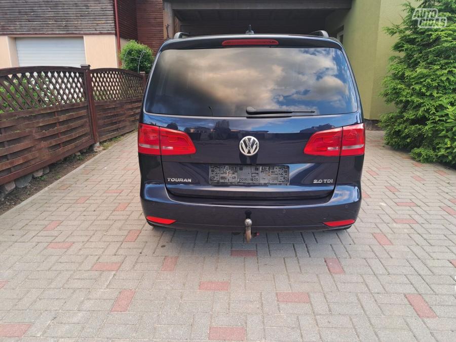 Volkswagen Touran 2013 in Birzai, with an engine capacity of 2.00 L and mileage of 279 thousand km for 4850 €, photo 5 on AUTOMOTO.COM.LV