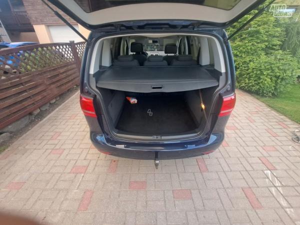 Volkswagen Touran 2013 in Birzai, with an engine capacity of 2.00 L and mileage of 279 thousand km for 4850 €, photo 7 on AUTOMOTO.COM.LV