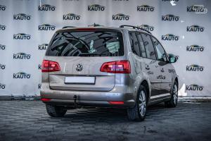Volkswagen Touran 2013 in Kaunas, with an engine capacity of 1.60 L and mileage of 233 thousand km for 7390 €, photo 4 on AUTOMOTO.COM.LV