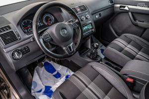 Volkswagen Touran 2013 in Kaunas, with an engine capacity of 1.60 L and mileage of 233 thousand km for 7390 €, photo 6 on AUTOMOTO.COM.LV